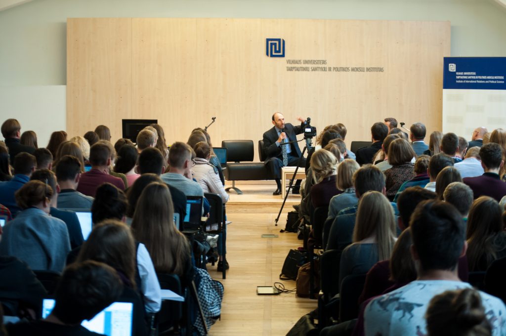 Skelbiamas VU TSPMI magistro ir politikos mokslų bakalauro baigiamųjų ...